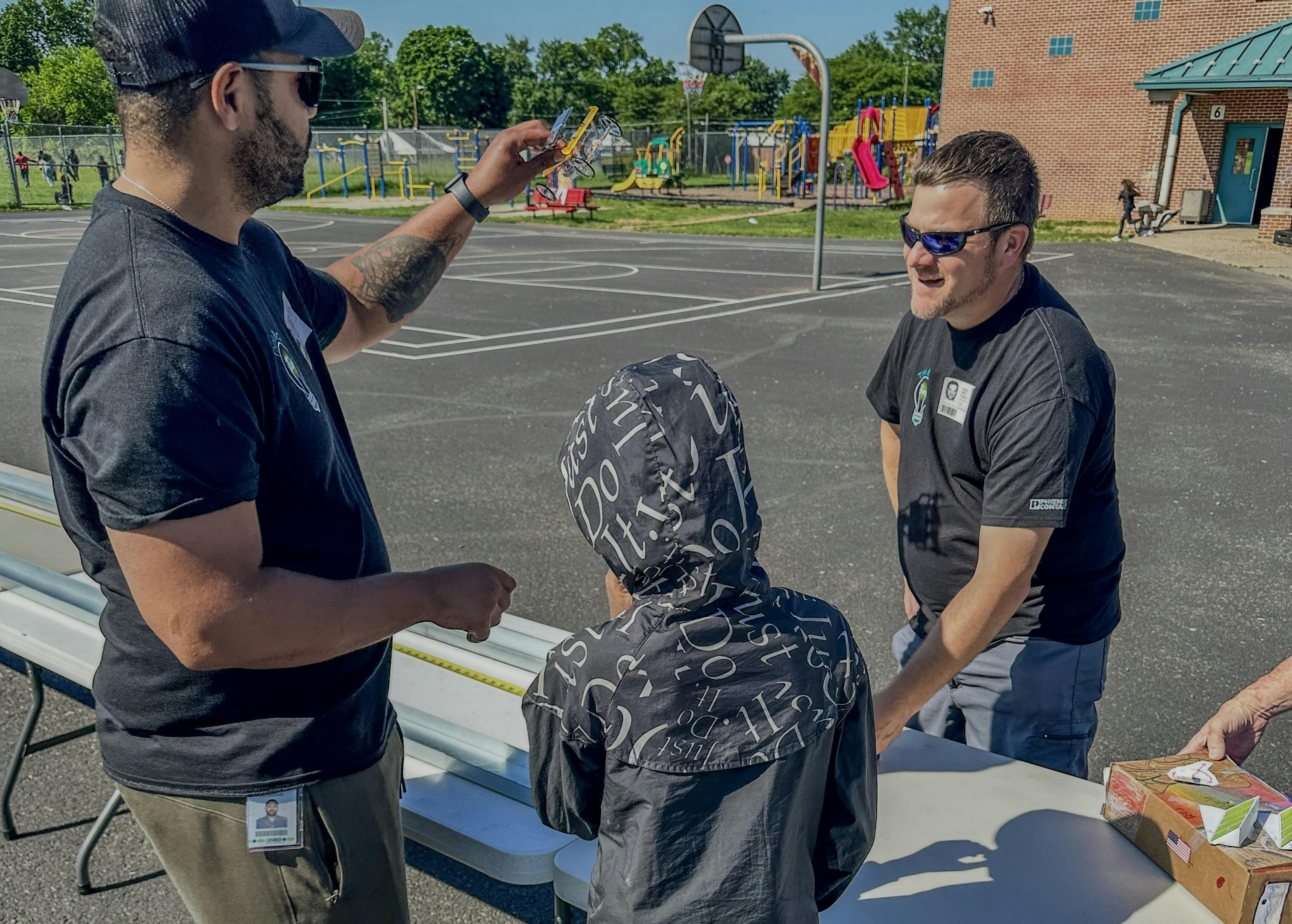Fourth-grade students race solar cars for STEM | Control Design